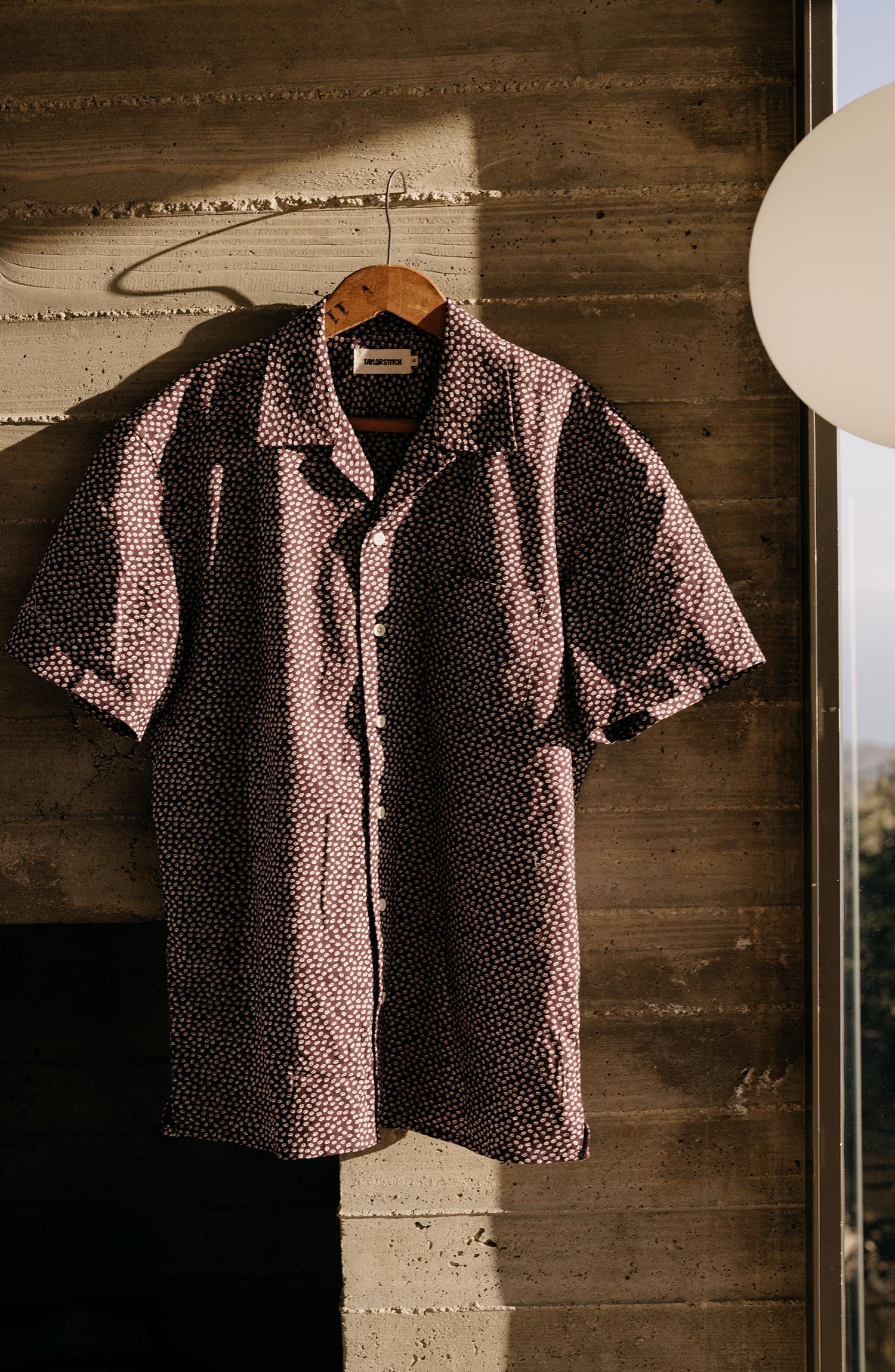 The Short Sleeve Hawthorne in Port Shell | Taylor Stitch