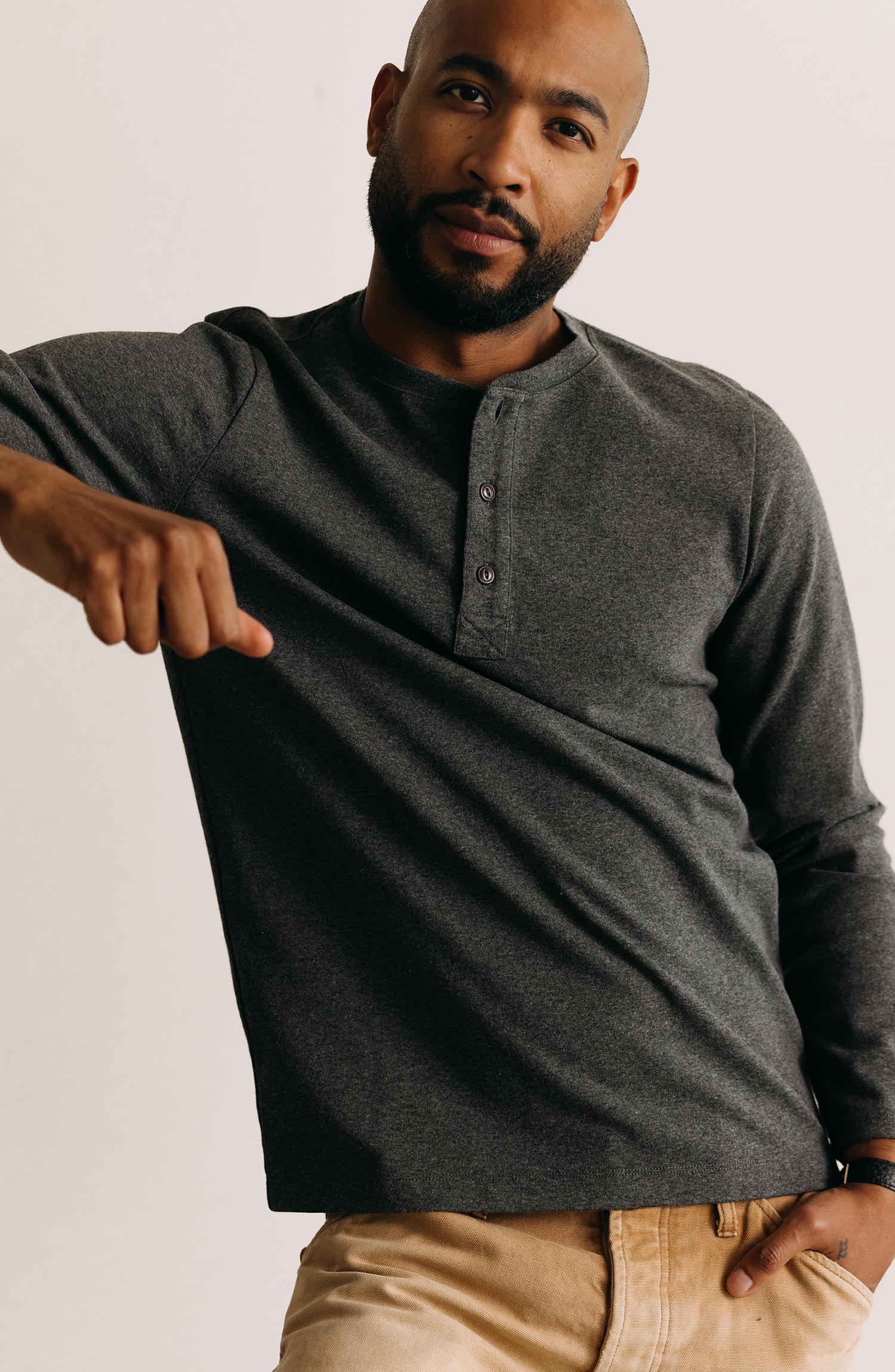 The Heavy Bag Henley Shirt in Heather Grey | Taylor Stitch