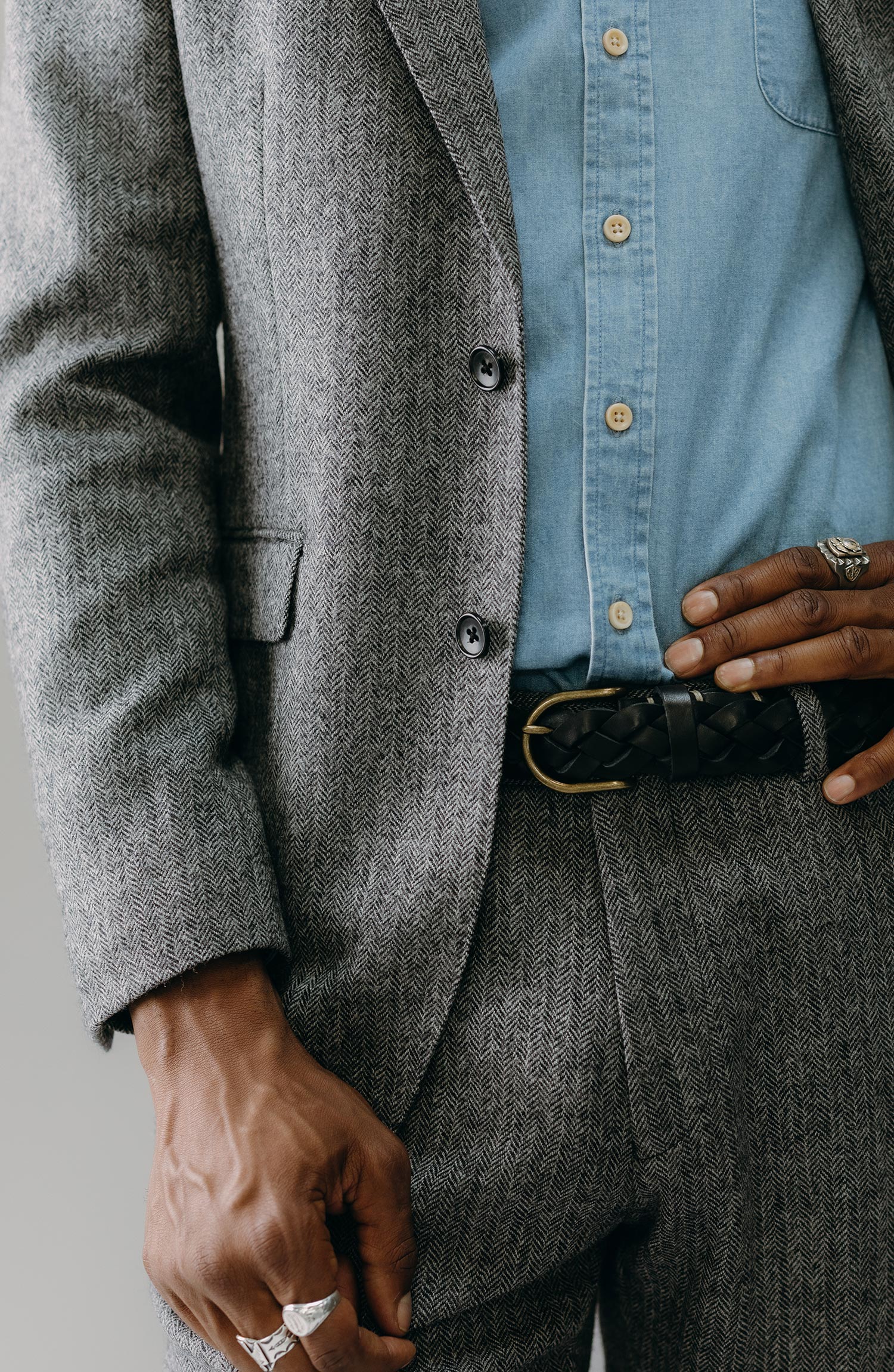The Stevens Trouser in Slate Herringbone Wool | Taylor Stitch