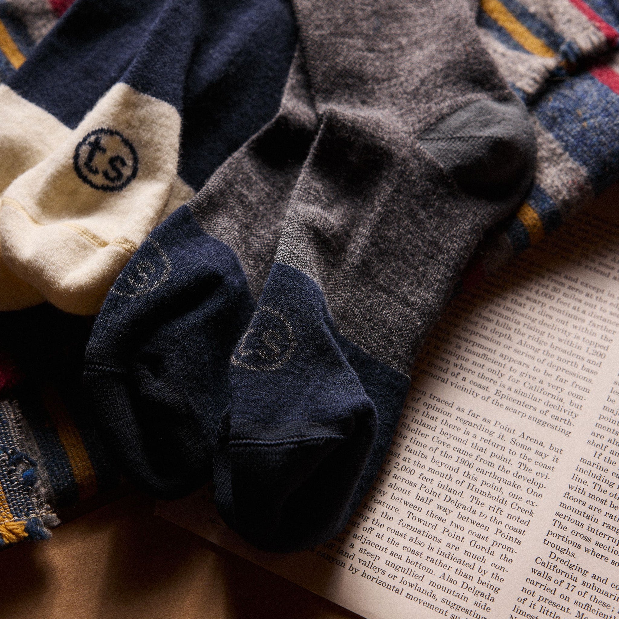 The Merino Sock in Charcoal | Men's Accessories | Taylor Stitch