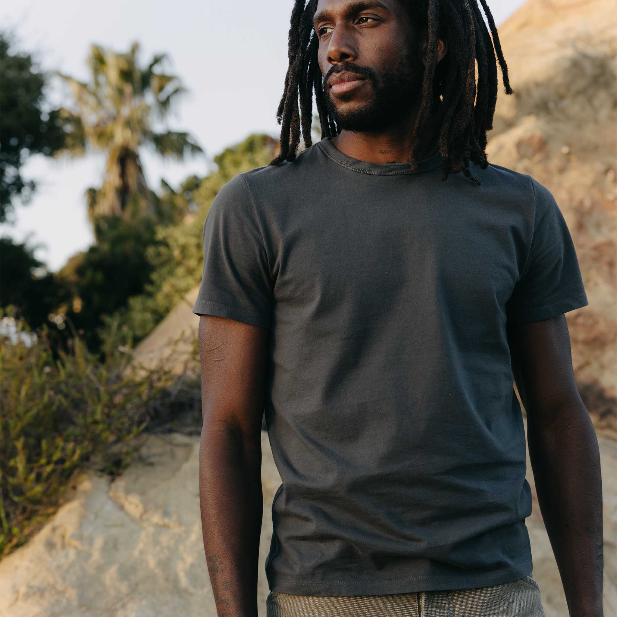 The Organic Cotton Men's T-Shirt in Faded Black | Taylor Stitch